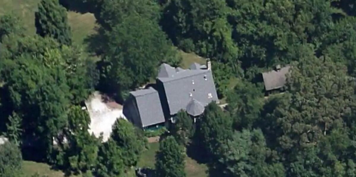 Dave Chappelle House: yellow springs ohio Mansion